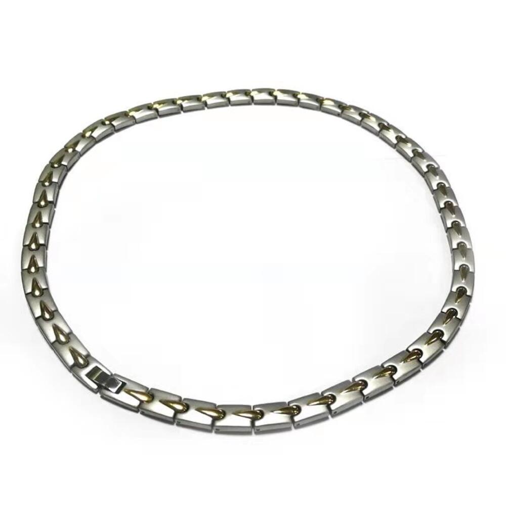 Køb Silver med Gylden Dot Magnet Halskæde i Rustfri Stål - 1 stk